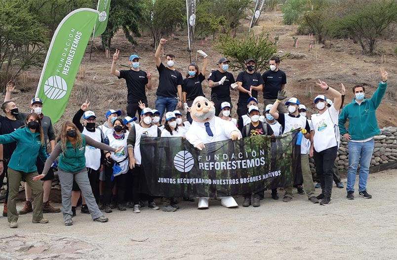Dr. Simi, en jornada de reforestación | SIMIPLANETA